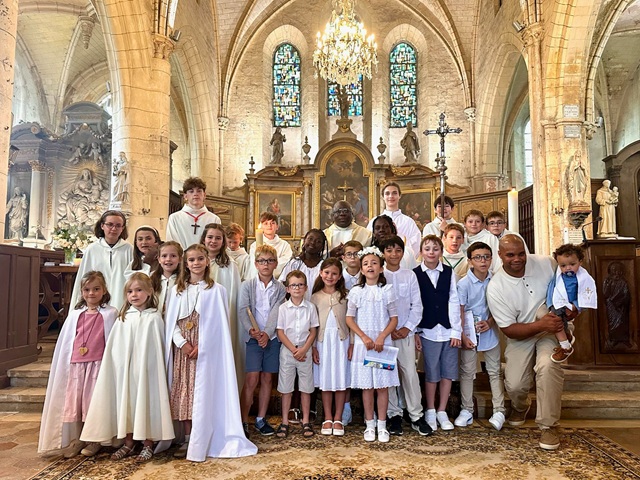 De très belles cérémonies de premières communions - Pôle Missionnaire Catholique de Fontainebleau